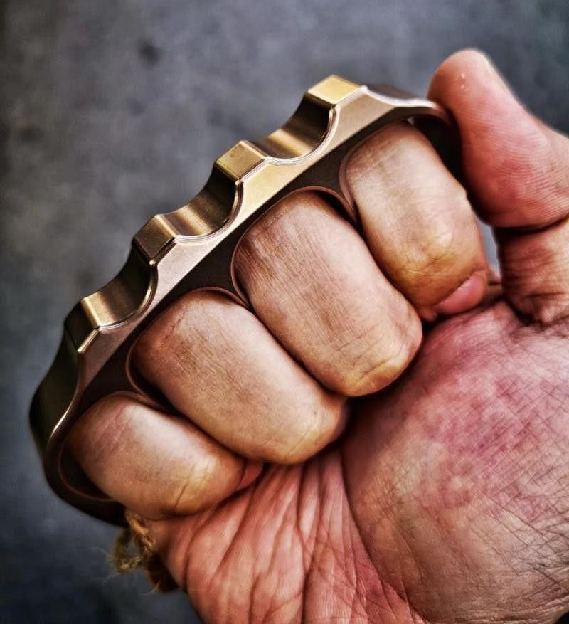 Solid Sturdy Knuckle Duster Boxing Self Defense Four Finger Buckle Win ...